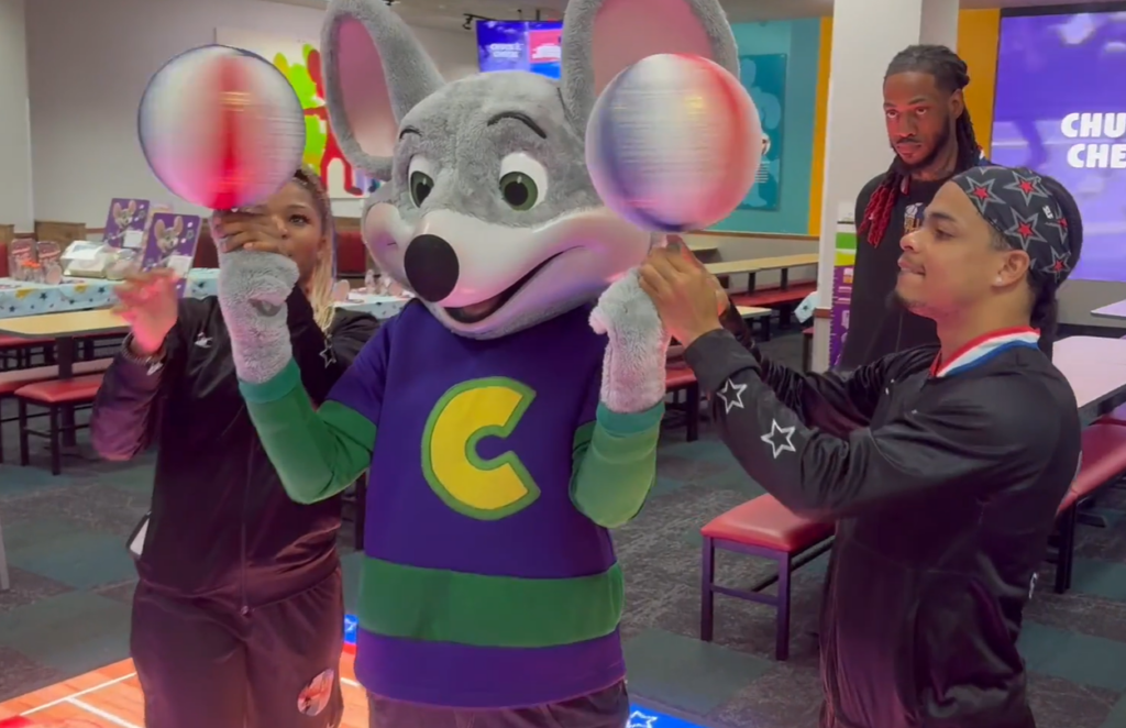 Globetrotters | Chuck E. Cheese