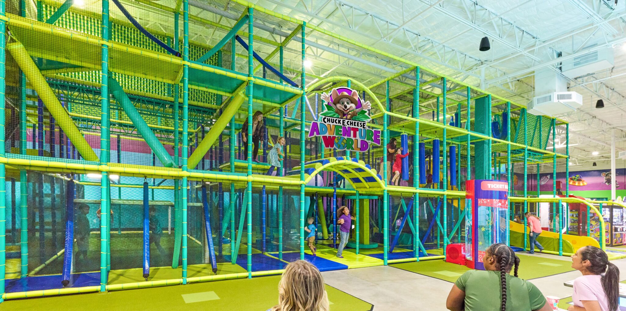 CHUCK E. CHEESE OPENS FIRST NEW ‘ADVENTURE WORLD’ INDOOR PLAYGROUND ...